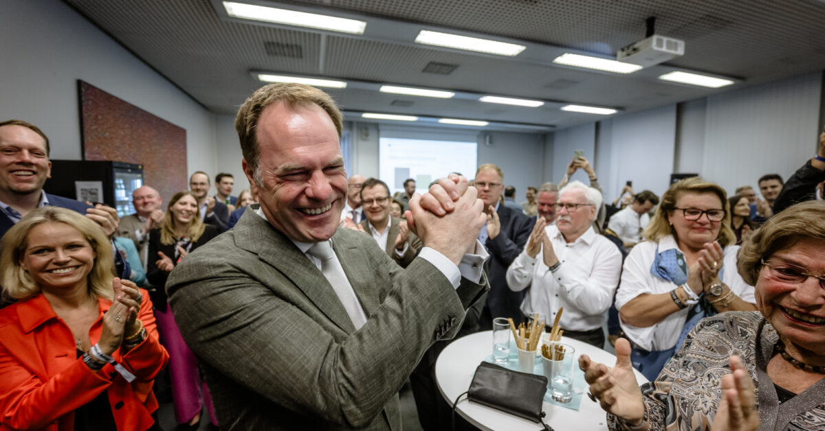 Stichwahl Düsseldorf: Wer Stephan Keller zum Sieg verholfen hat